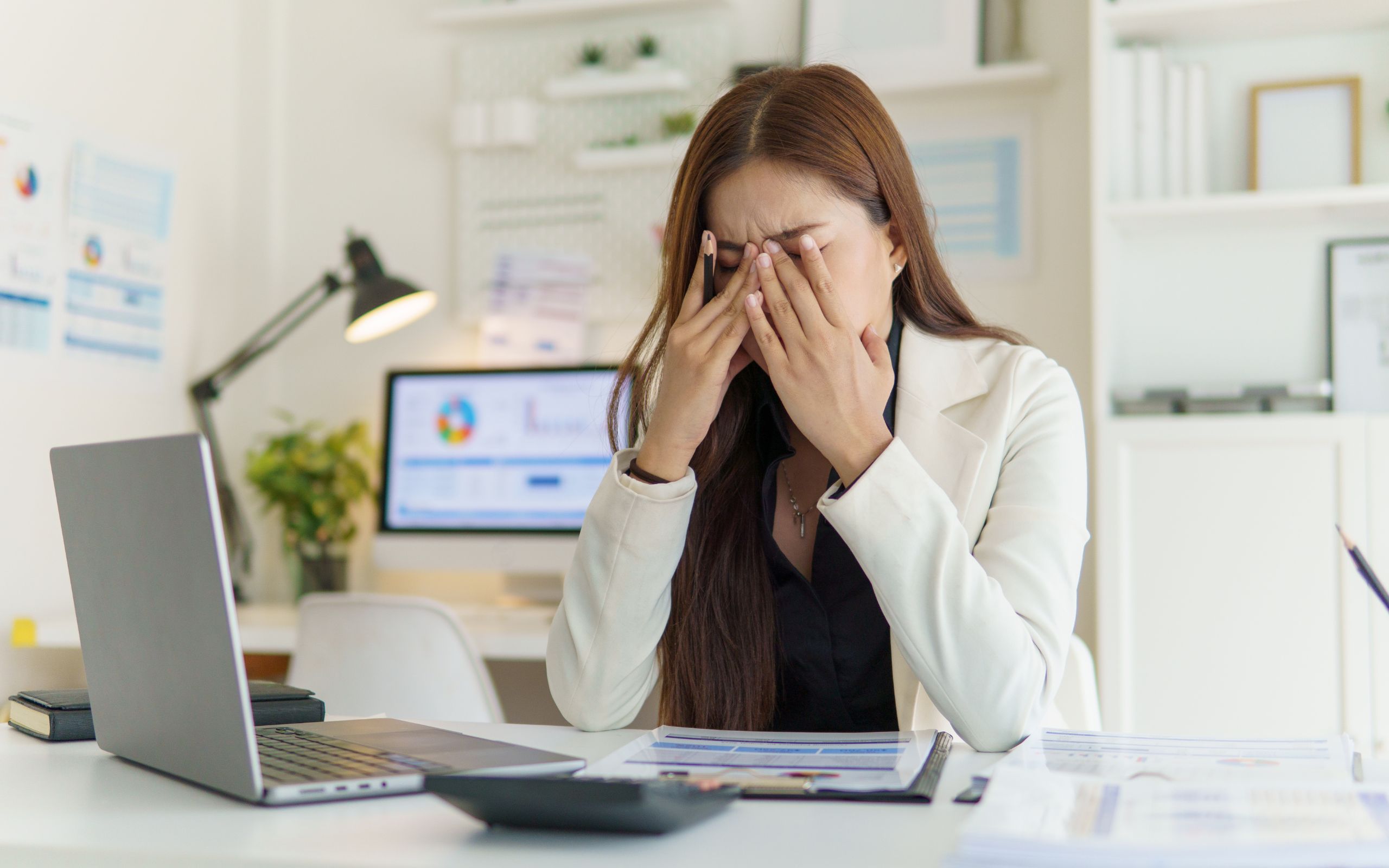 Leading the Undistracted Team: Fostering Focus and Productivity in a ...